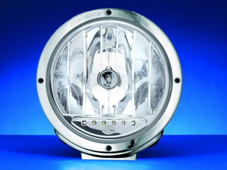 HELLA Luminator Chromium mit LED-Positionslicht - HS Schoch