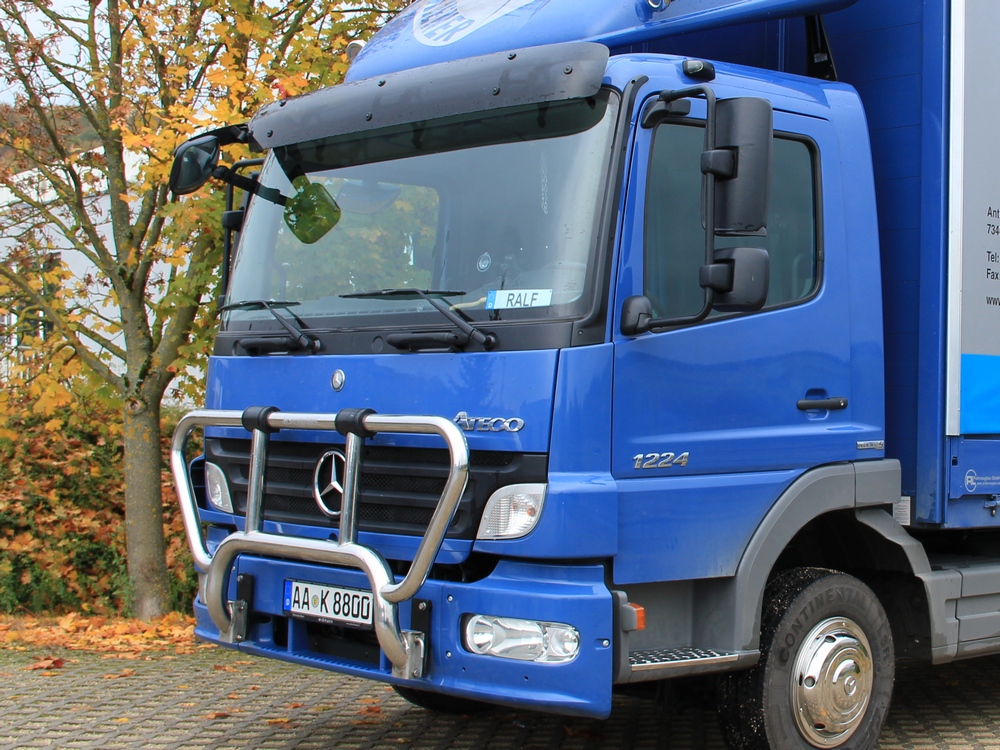 Mercedes-Benz-Atego-Axor-Zubehoer-Bullfaenger-LKW-Tische - HS Schoch