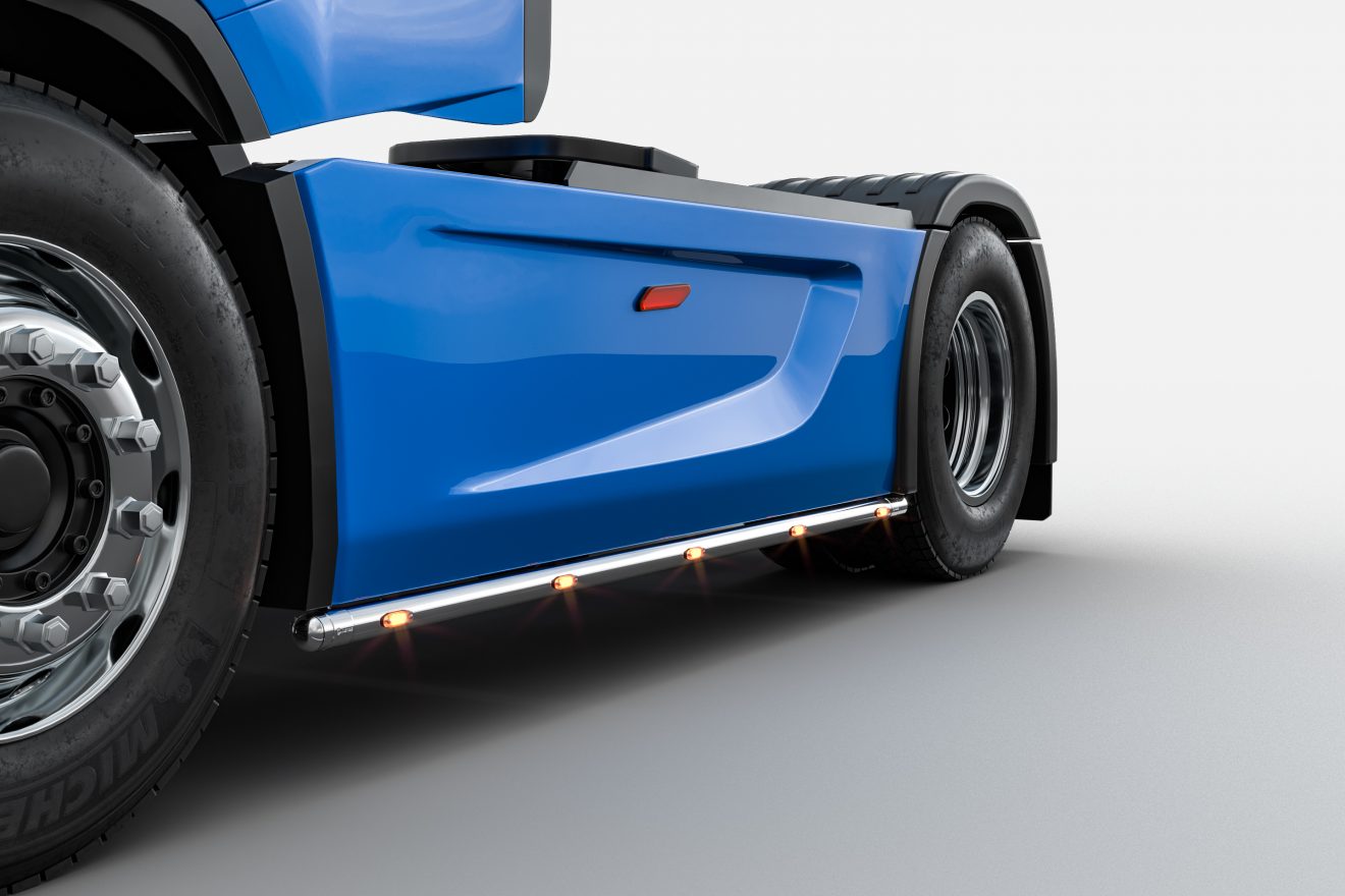 SideBar / Seitenschutzrohr Seitenverkleidung IVECO S-Way